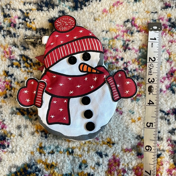 thirty-one | Bags | 325 Thirtyone Icon Coin Purse Snow Cutie Change Bag ...